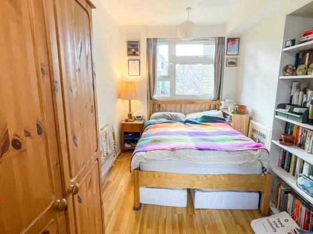 Room at Mansford Street, Greater London