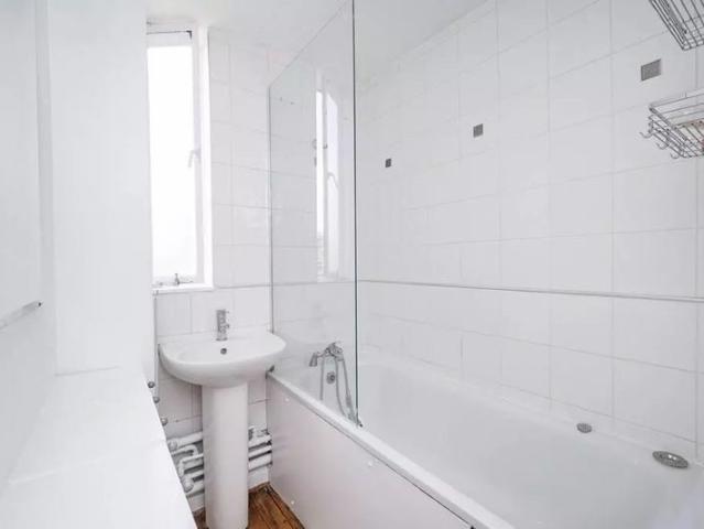 Room at Mansford Street, Greater London