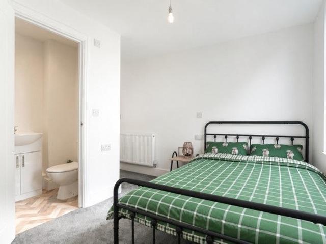 Room at Manthorpe Road, South Kesteven