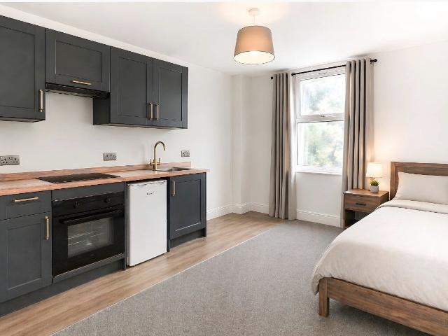 Room at Manthorpe Road, South Kesteven