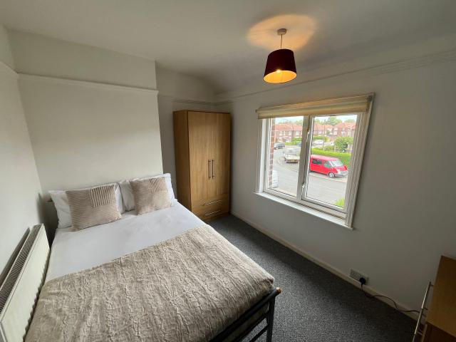 Room at Manton Crescent, Bassetlaw