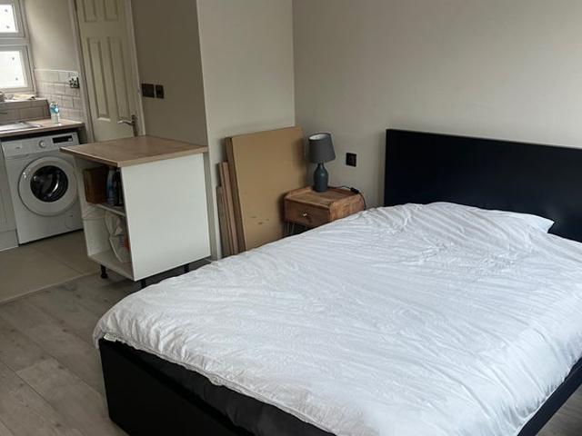 Room at Manton Drive, Luton