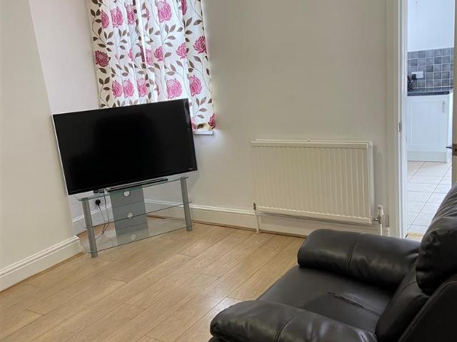Room at Manvers Street, Hull