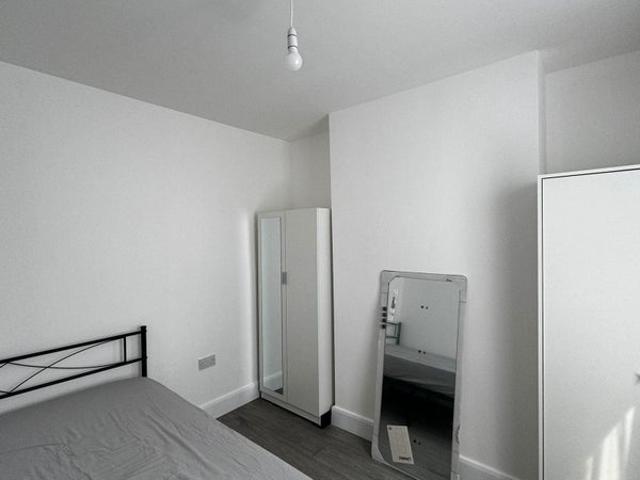Room at Masons Hill, Greater London