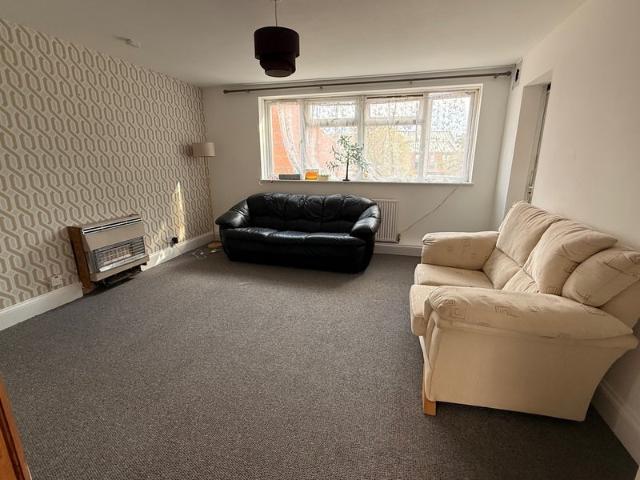 Room at Maskelyne Avenue, Bristol