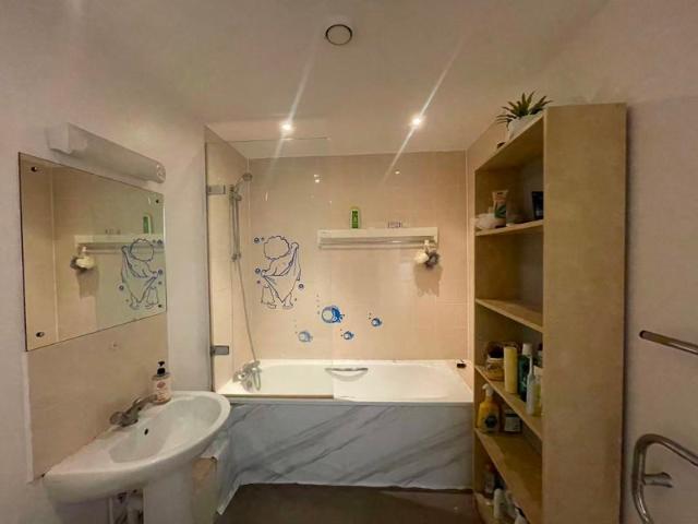 Room at Mastmaker Road, Greater London