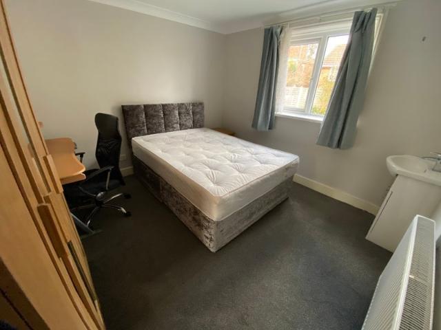 Room at Maple Road, Bournemouth