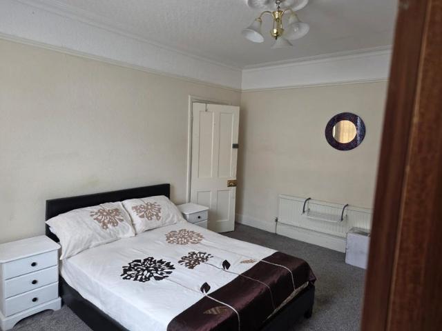 Room at Maplethorpe Road, Greater London