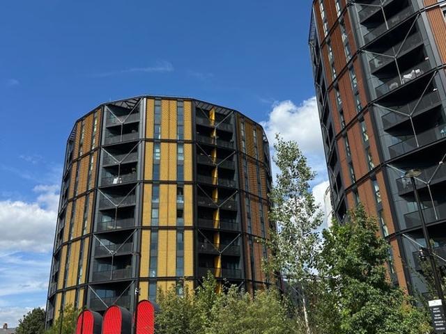 Apartment at Marian Place, Greater London