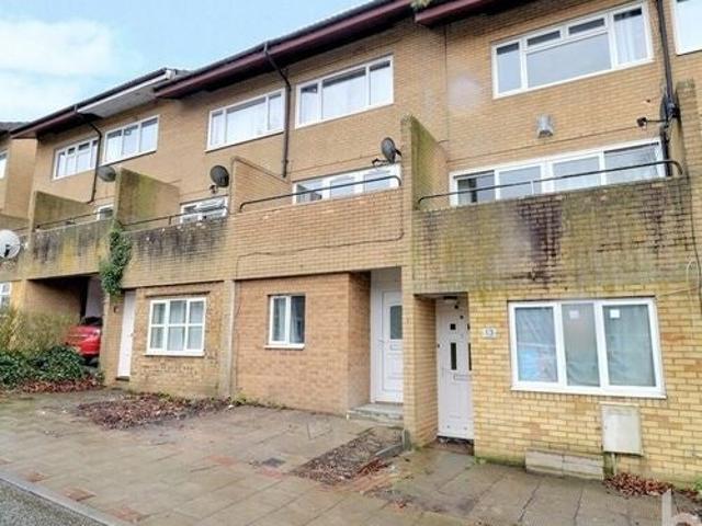 Room at Marjoram Place, Milton Keynes