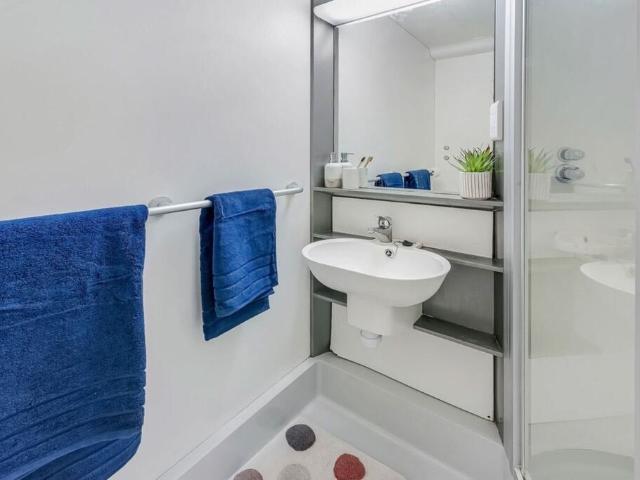 Room at Market Road, Greater London