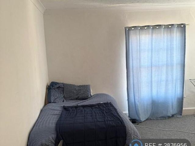 Room at Market Street, South Holland