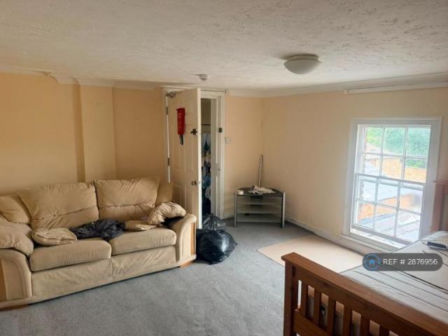 Room at Market Street, South Holland
