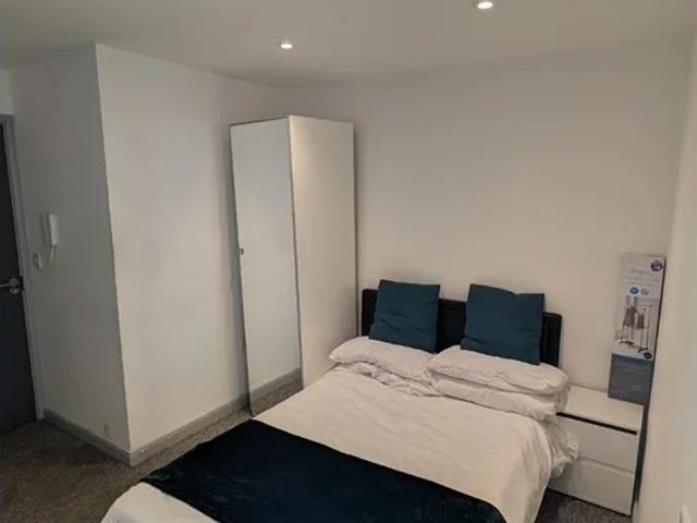 Room at Market Street, Watford