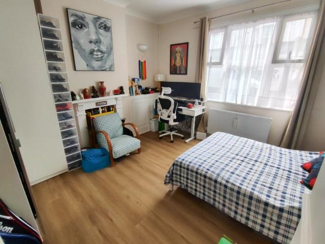 Room at Markhouse Road, Greater London