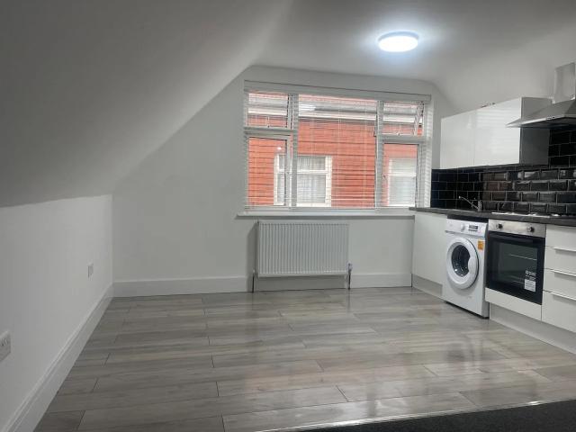 Room at Marlands Road, Greater London