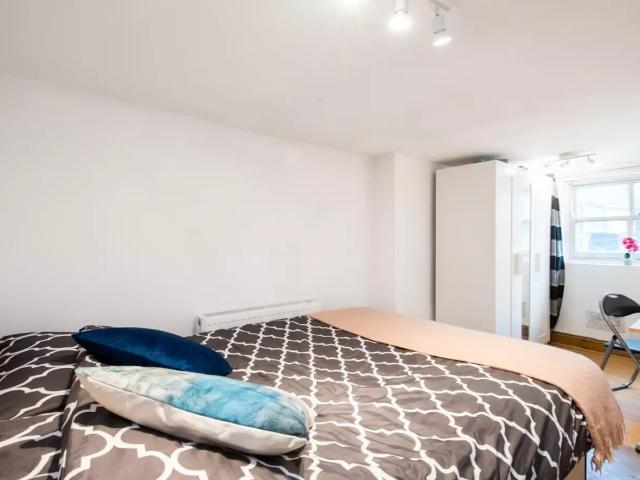 Room at Marlborough Road, Greater London