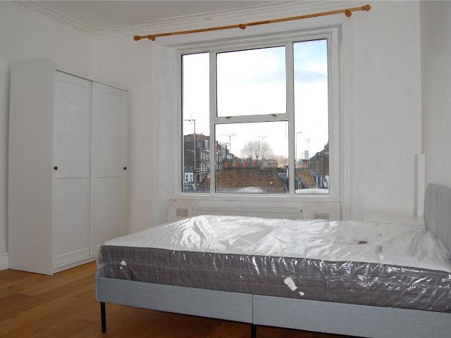 Room at Marloes Road, Greater London