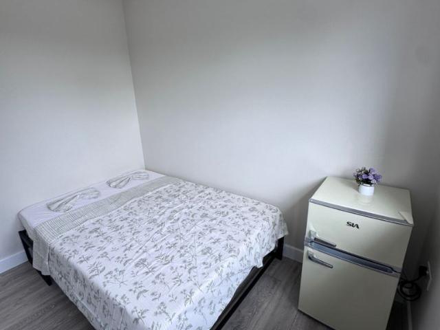 Room at Marsh Lane, Greater London