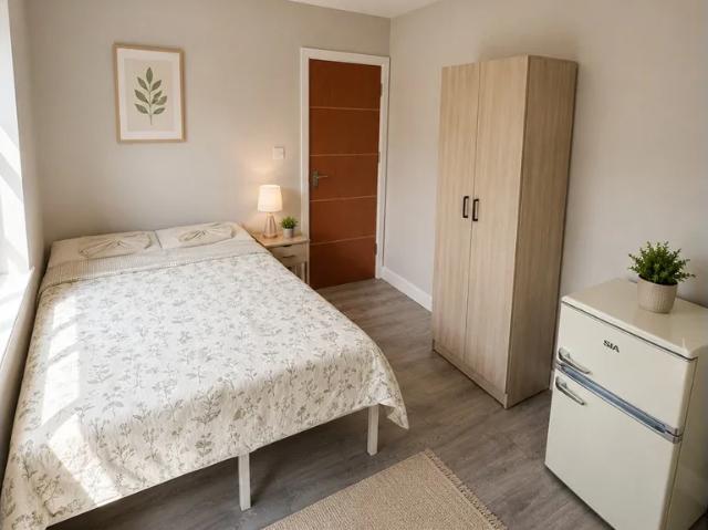Room at Marsh Lane, Greater London