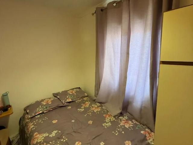 Room at Marsh Road, Bolton