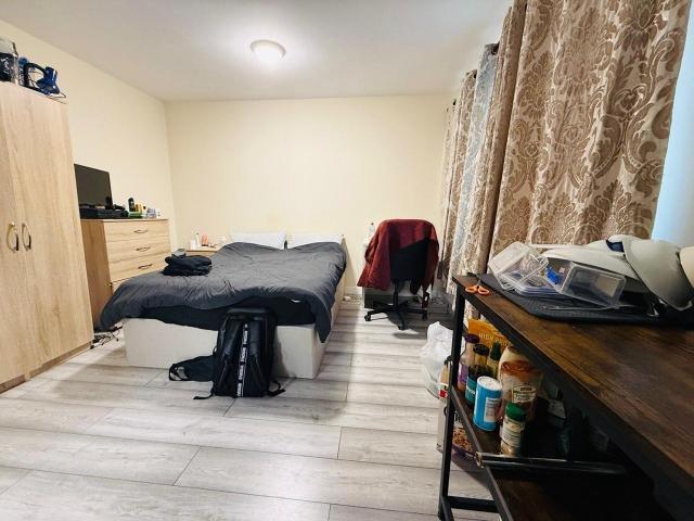 Room at Marshall Close, Greater London