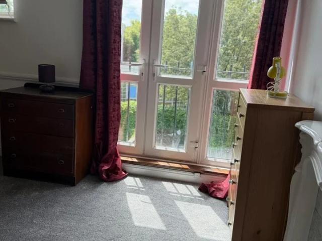 Room at Marshfield Street, Greater London