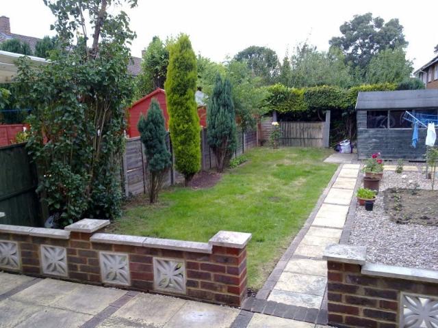 Room at Martyrs Avenue, Crawley