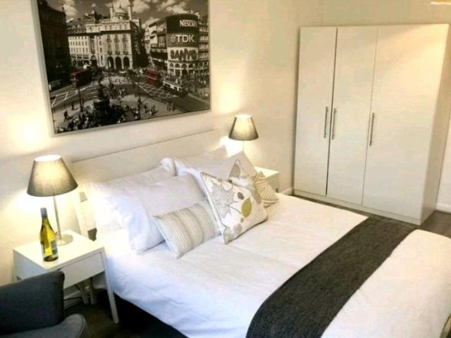 Room at Martha Street, Greater London