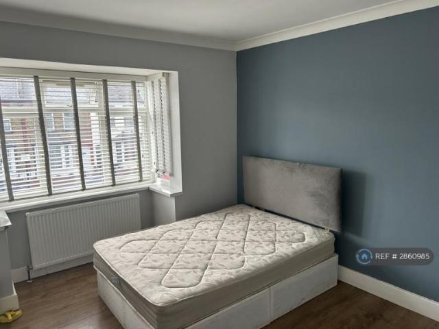 Room at Martindale Road, Greater London