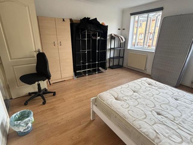 Room at Maryland Street, Greater London