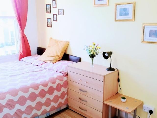 Room at Marylands Road, City of Westminster