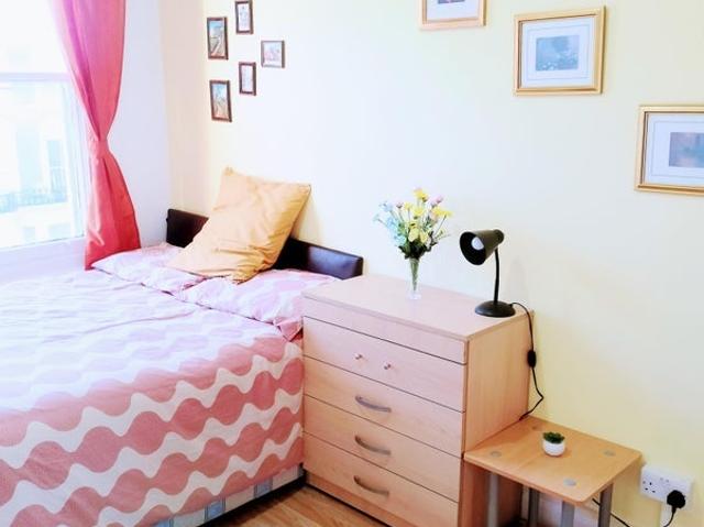 Room at Marylands Road, City of Westminster