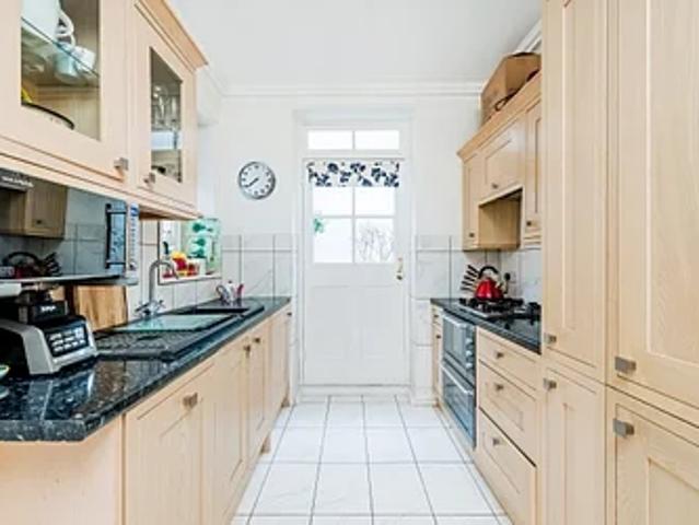 Room at Marylebone Street, City of Westminster