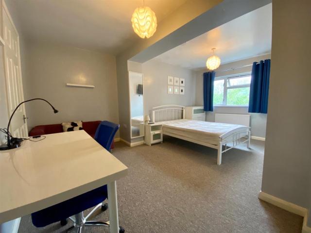 Room at Marymead Drive, Stevenage
