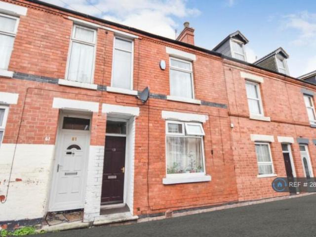 Room at Maud Street, Nottingham