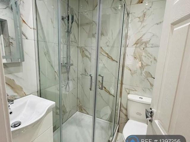 Room at Maxwell Road, Greater London