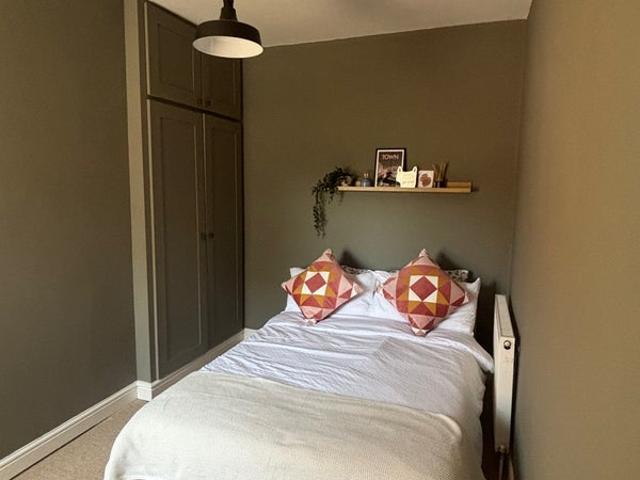 Room at May Lane, Birmingham