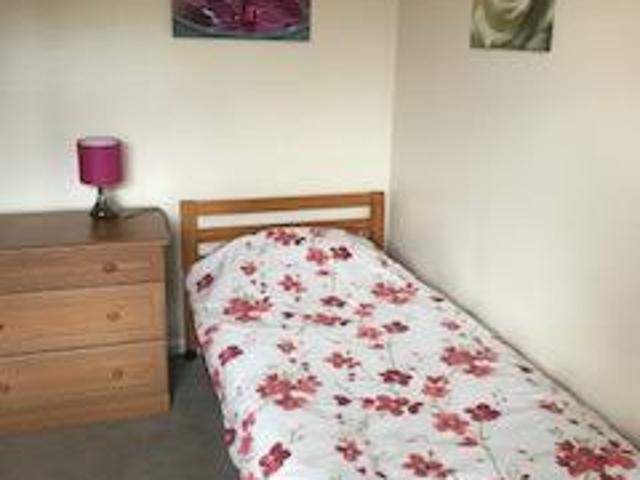 Room at May Street, Luton