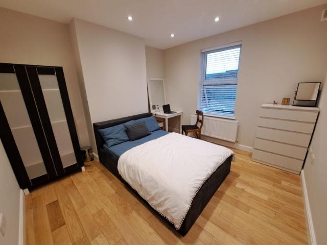 Room at Mayday Road, Greater London
