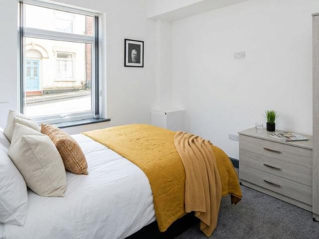 Room at Mayer Street, Stoke on Trent