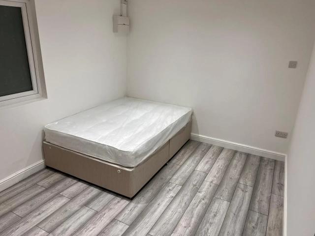 Room at Mayfield Road, Greater London