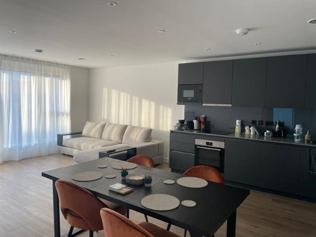 Room at Mayfly Close, Greater London