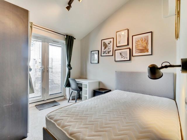 Room at Mayhew Crescent, High Wycombe Community Board