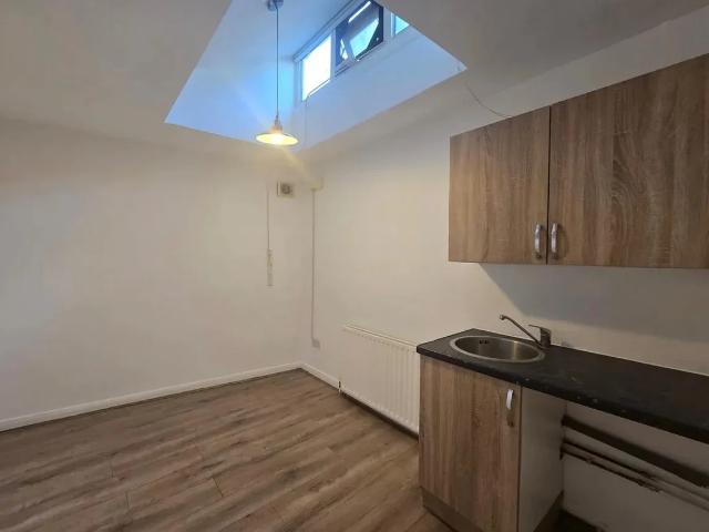Room at Mayton Street, Greater London