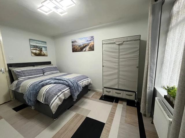 Room at McNeil Road, Greater London
