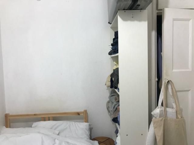 Room at Mead Close, Greater London