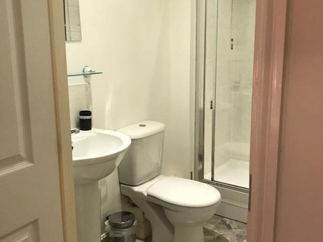 Room at Mead Avenue, Birmingham