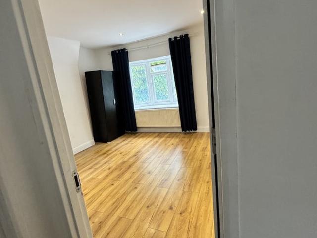 Room at Meadow View Road, Greater London