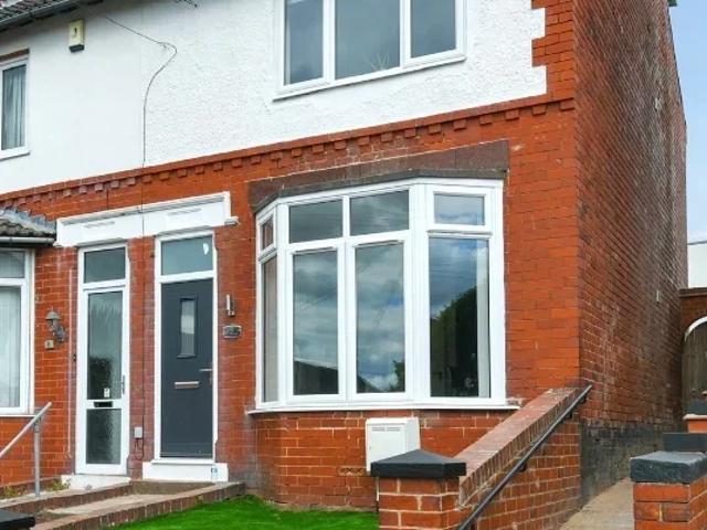 Room at Meadow Avenue, Mansfield